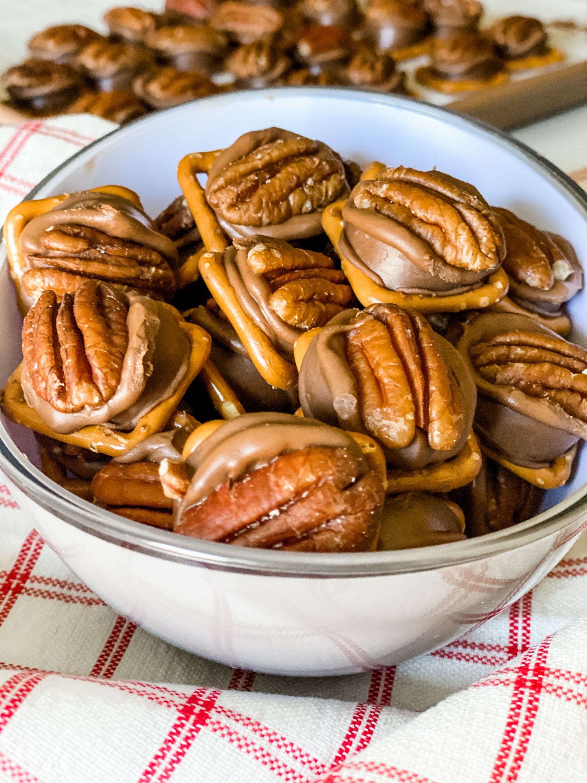 Easy Rolo Pretzel Turtles - Pound Dropper